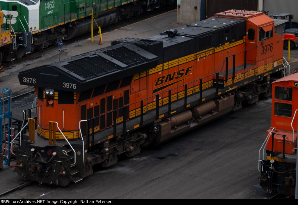 BNSF 3976